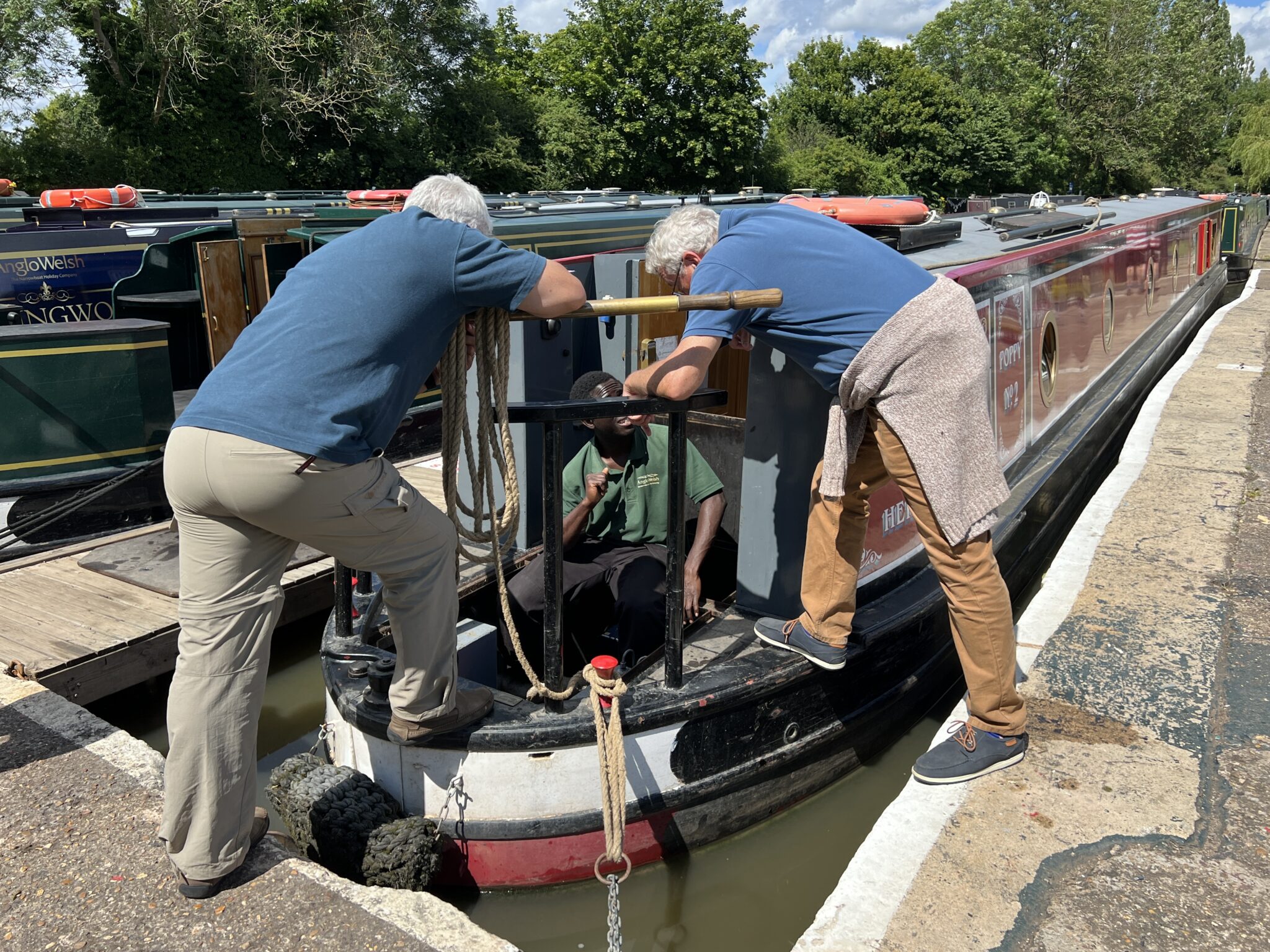 Your Ultimate Canal Boat Beginners Guide - LittleWanderingWren
